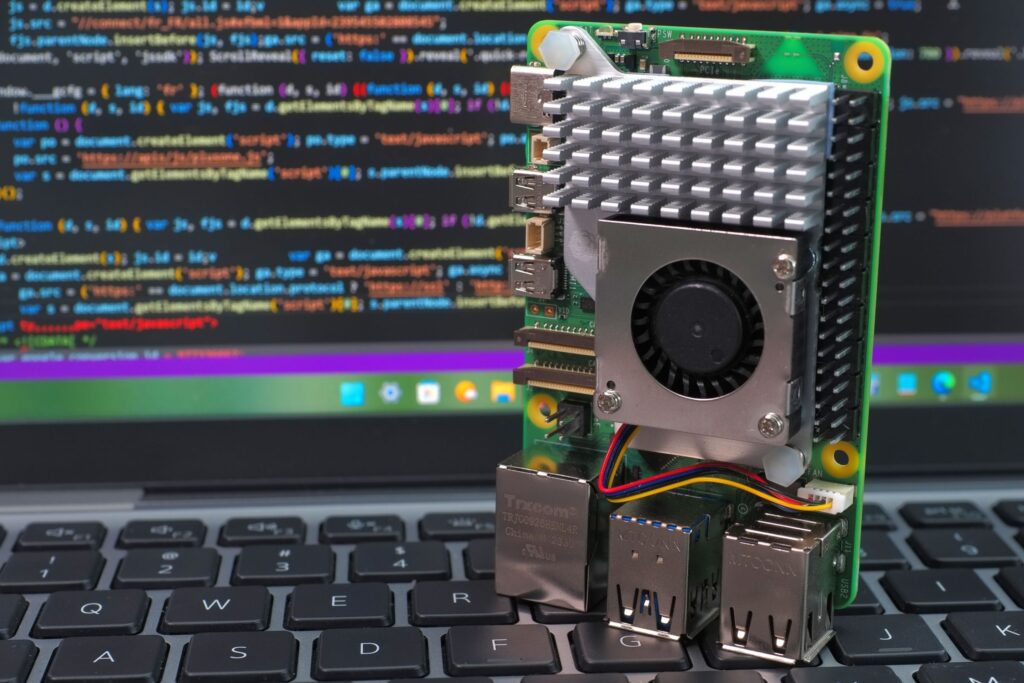 7 Projects That Turn Your Raspberry Pi Into the Perfect Travel ...